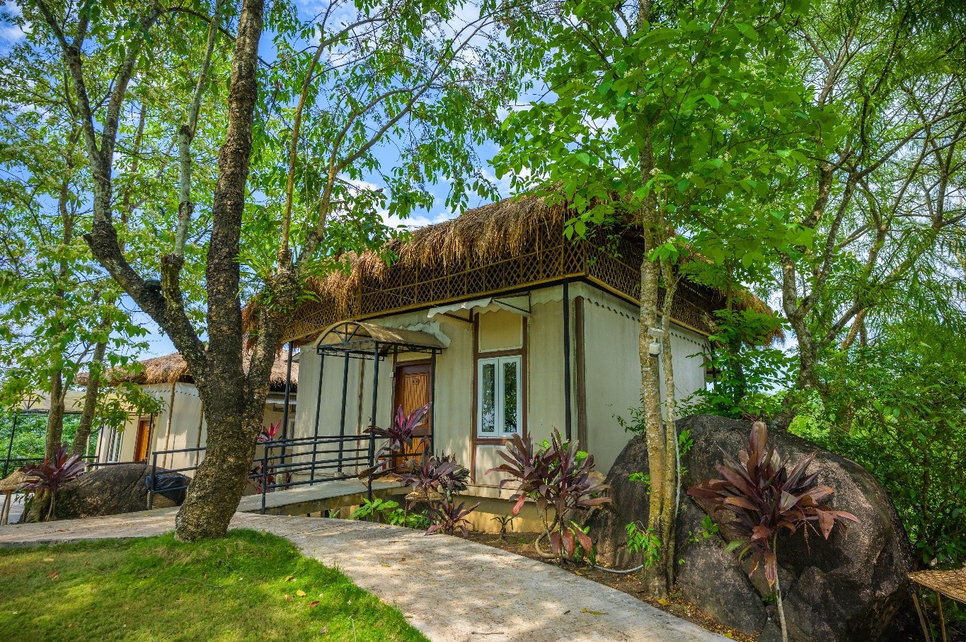 Home | IORA Hotels | Luxurious Stays in Northeast India